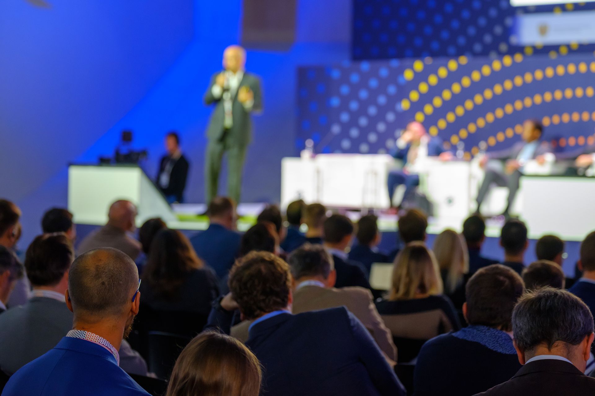 Mastering Public Speaking: Insights & Tips from Renowned Speakers